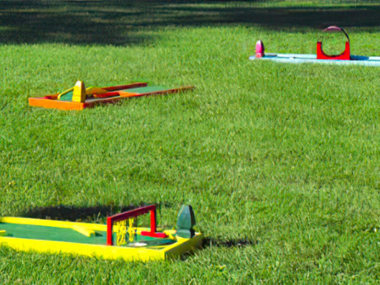 9 Hole Classic Mini Golf - The Fun Ones
